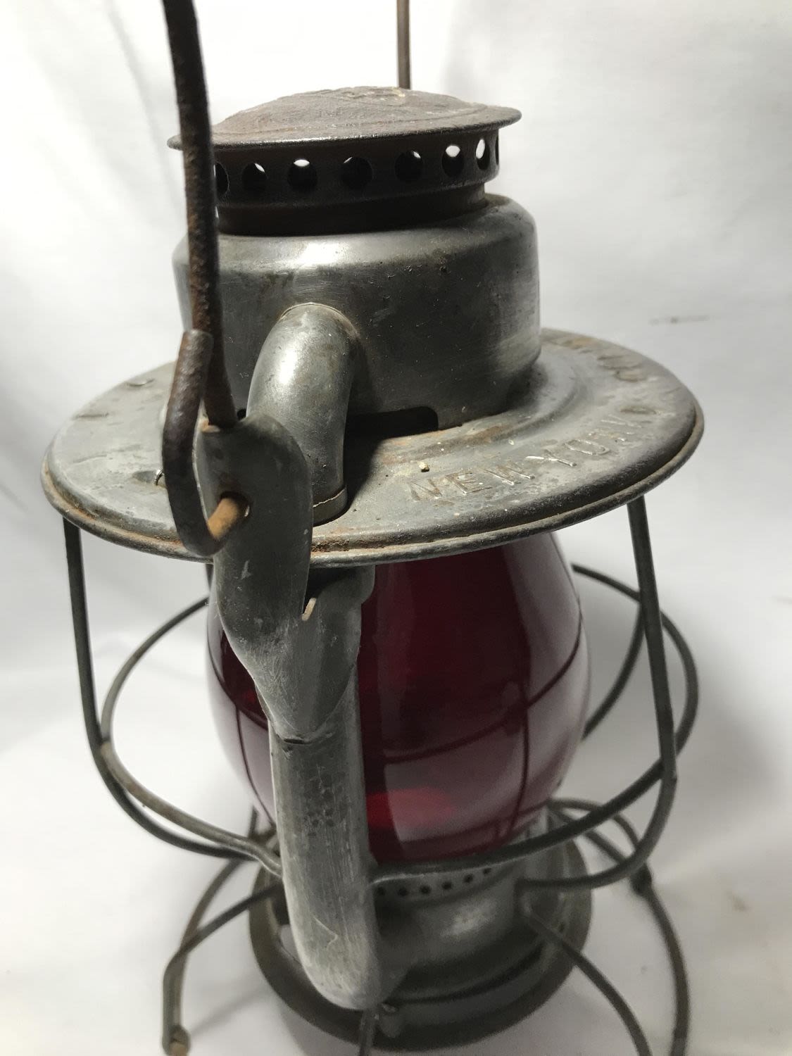 Lot 62 - NY Central Railroad Lantern w/ Red US Globe | The Lodge ...