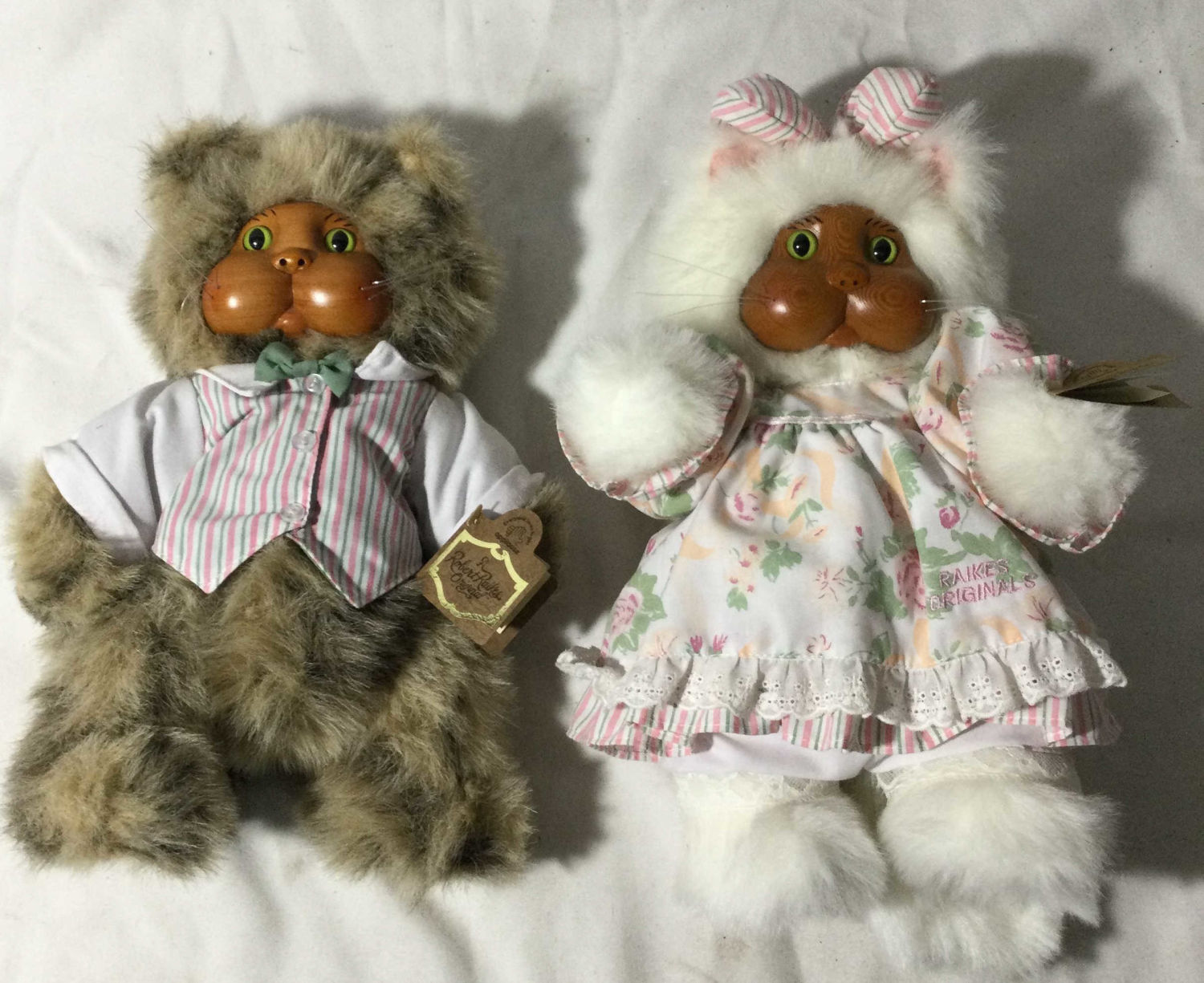 Lot 122 - Robert Raikes Bears with carved wood faces (2) | The Lodge ...