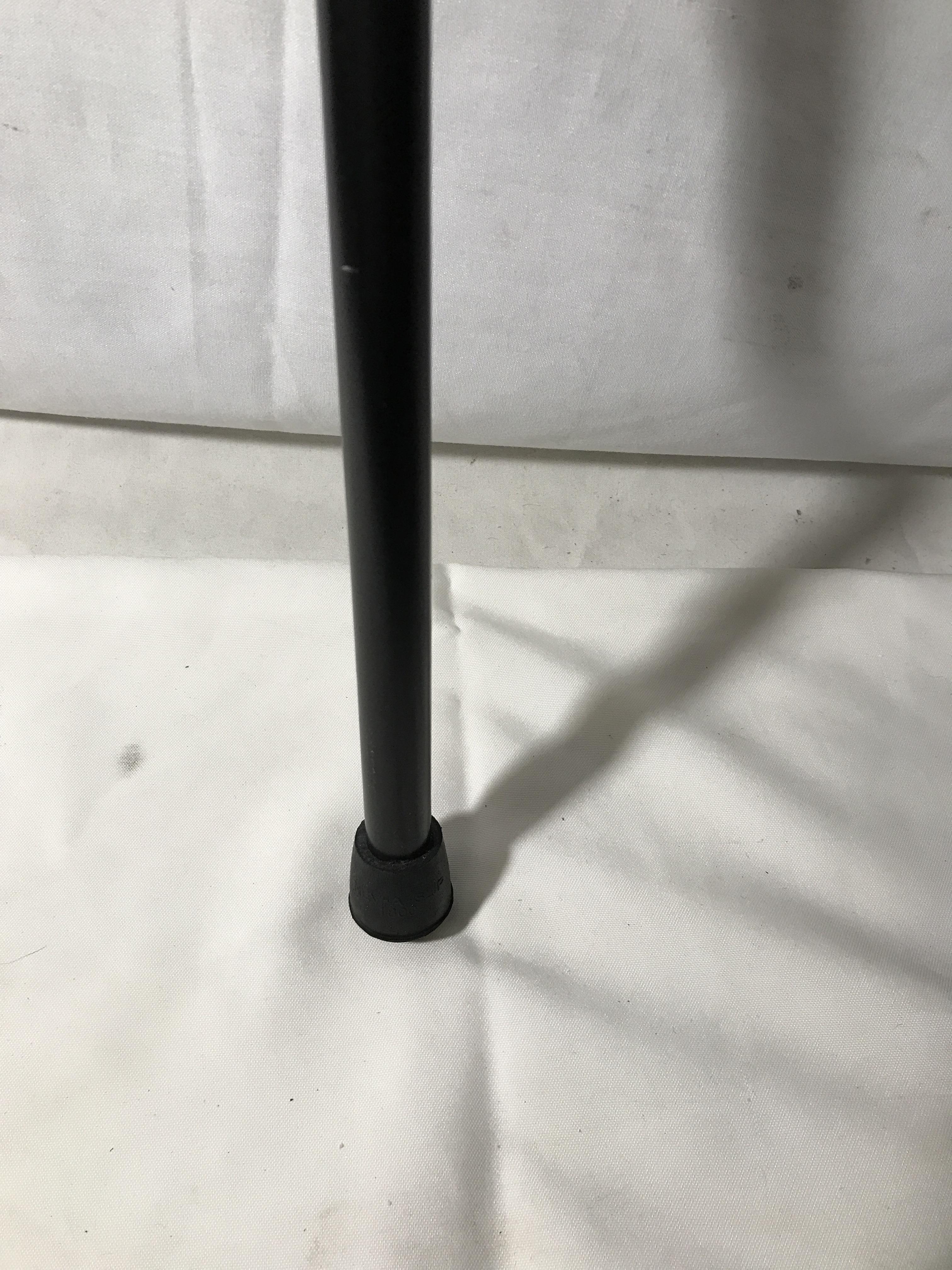 Lot 45 – Walking Cane with Fish Handle – The Lodge Auction House