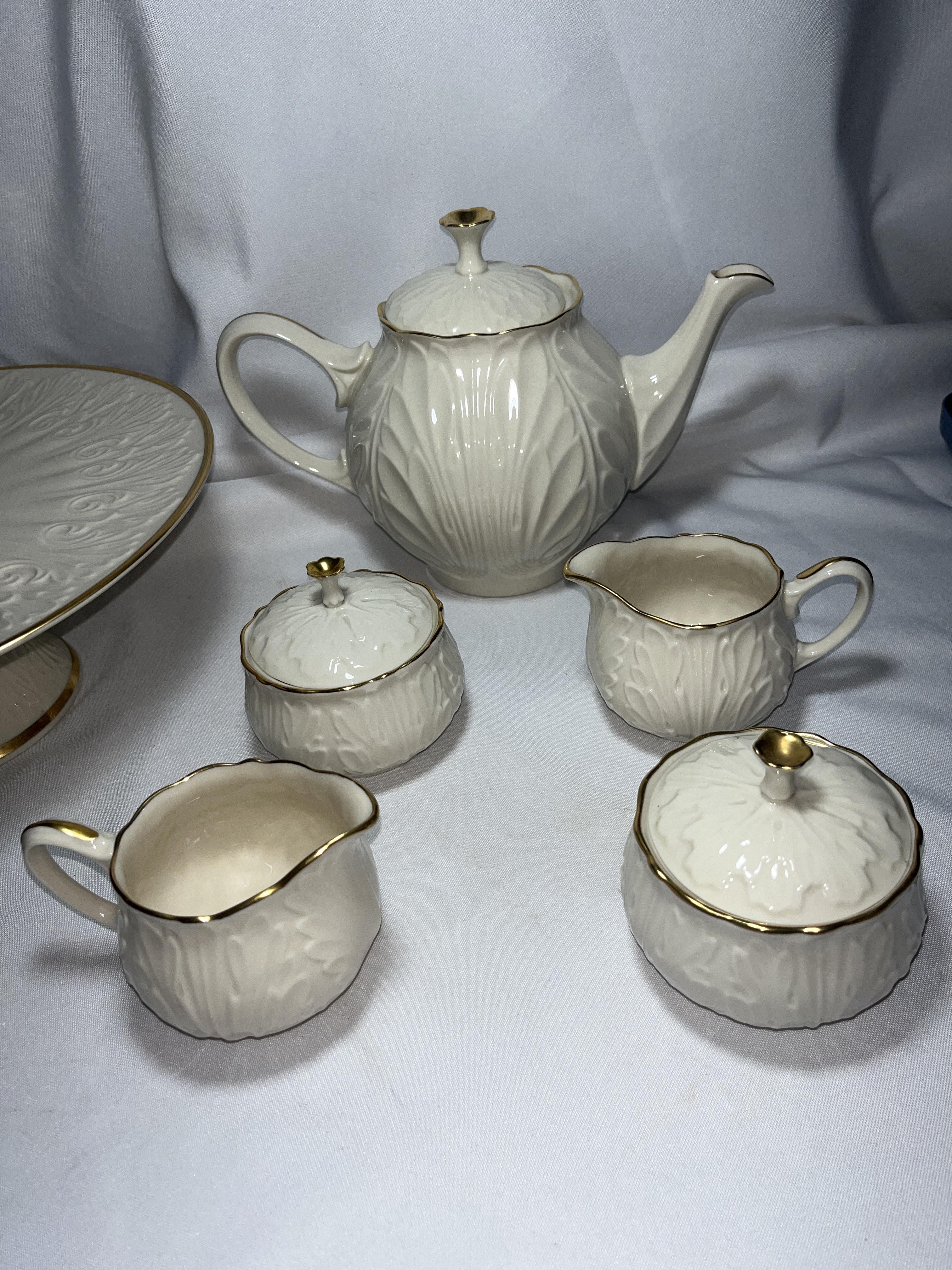Lot 235 - LENOX Tea & Crumpets Set | The Lodge Auction House