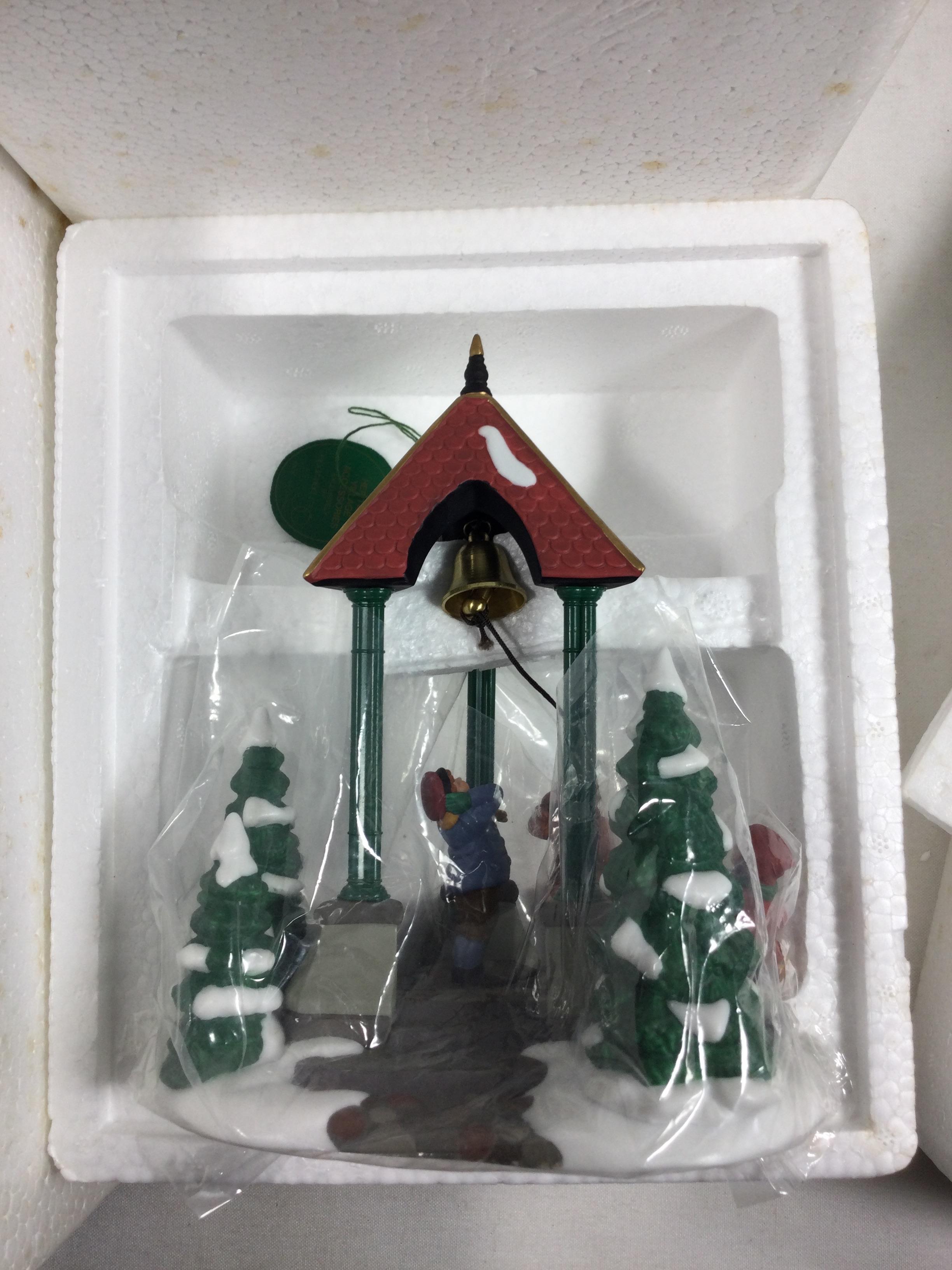 Lot 180 - The Heritage Collection Dickens Village & | The Lodge Auction ...