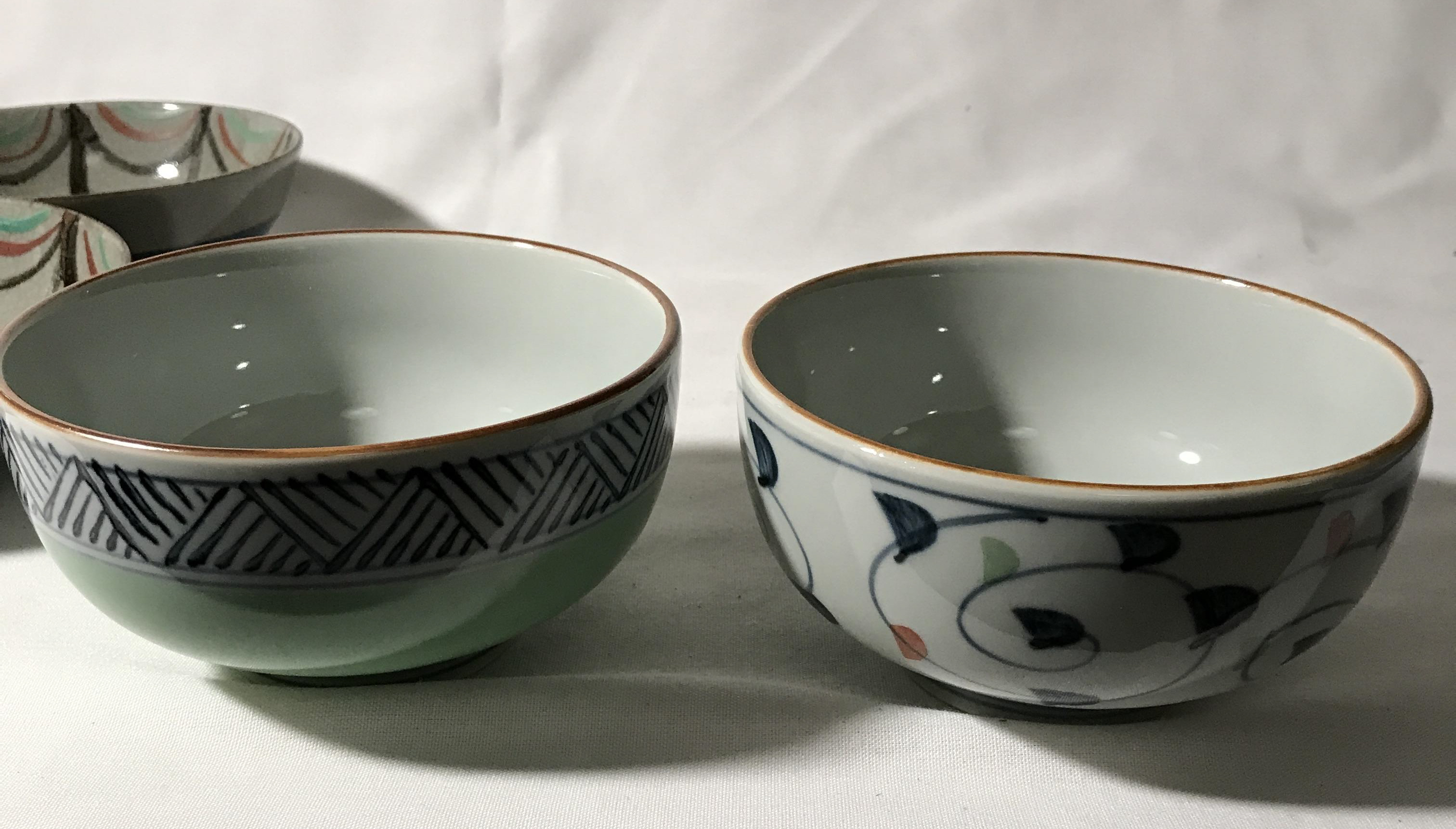 Lot 22 - Asian Motif Pottery Bowls (6) | The Lodge Auction House