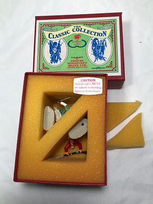 Lot 253 - Trophy Miniatures Hand to Hand HT4 | The Lodge Auction House