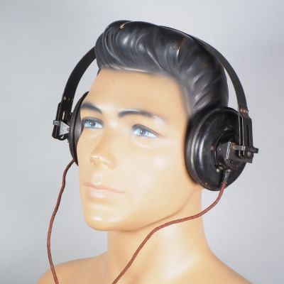 Lot 752 - Wehrmacht tank headphones / double earphones Dfh.b ...