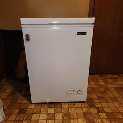 Lot 144 - Magic Chef Chest Freezer • Wickliff Auctioneers