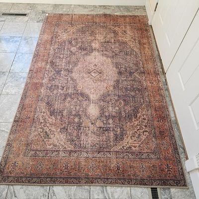 Lot 580 - Loren Collection Area Rug • Wickliff Auctioneers