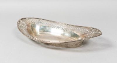 Lot 193 - Simpson, Hall, Miller & Co. Sterling Dish - Willow Auction House